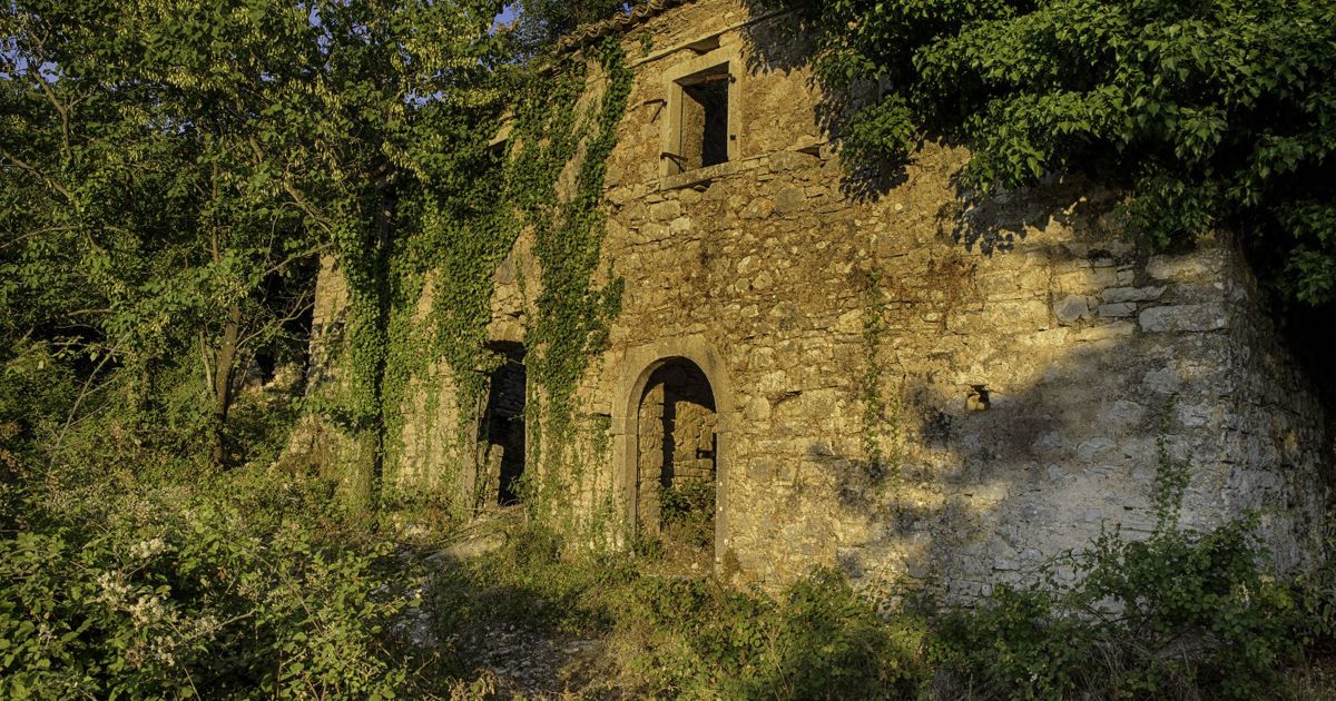 Palia Perithia village